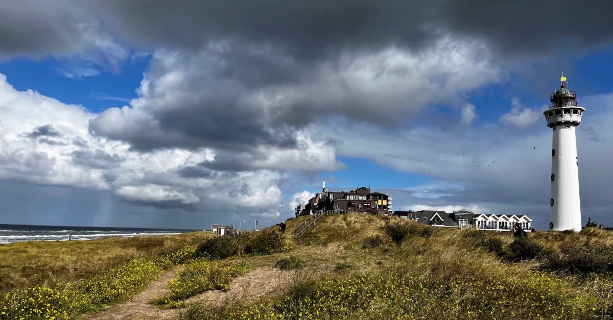 Eerst regen en onweer, maar warmer weer komt eraan | Hart van Nederland