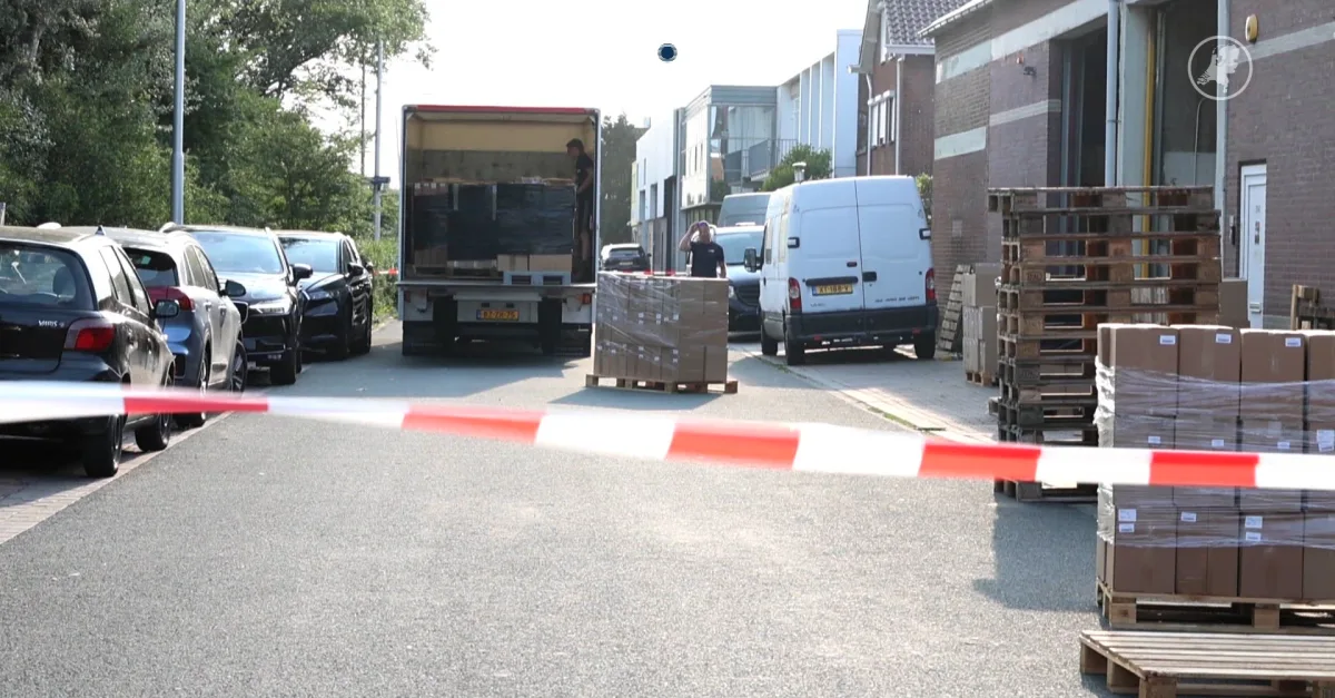 Grote vangst in IJmuiden: FIOD treft nep-LP's bij inval