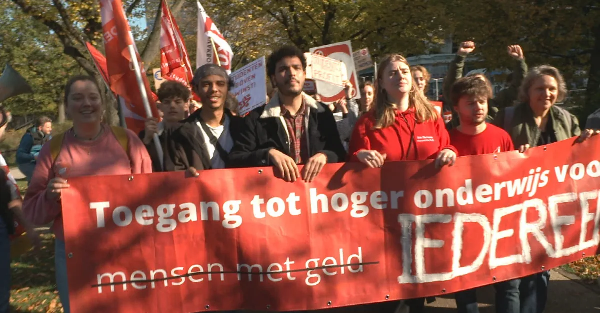 Honderden studenten demonstreren in Den Haag tegen langstudeerboete ...