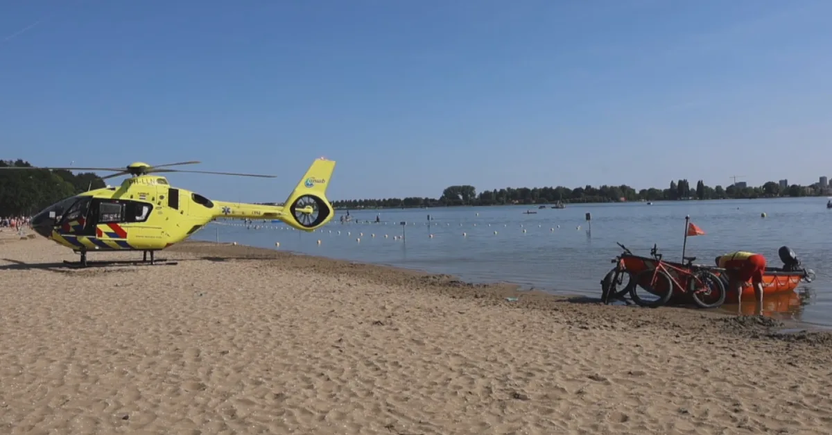 Kind bewusteloos uit Zoetermeerse Plas gehaald: gereanimeerd op strand ...