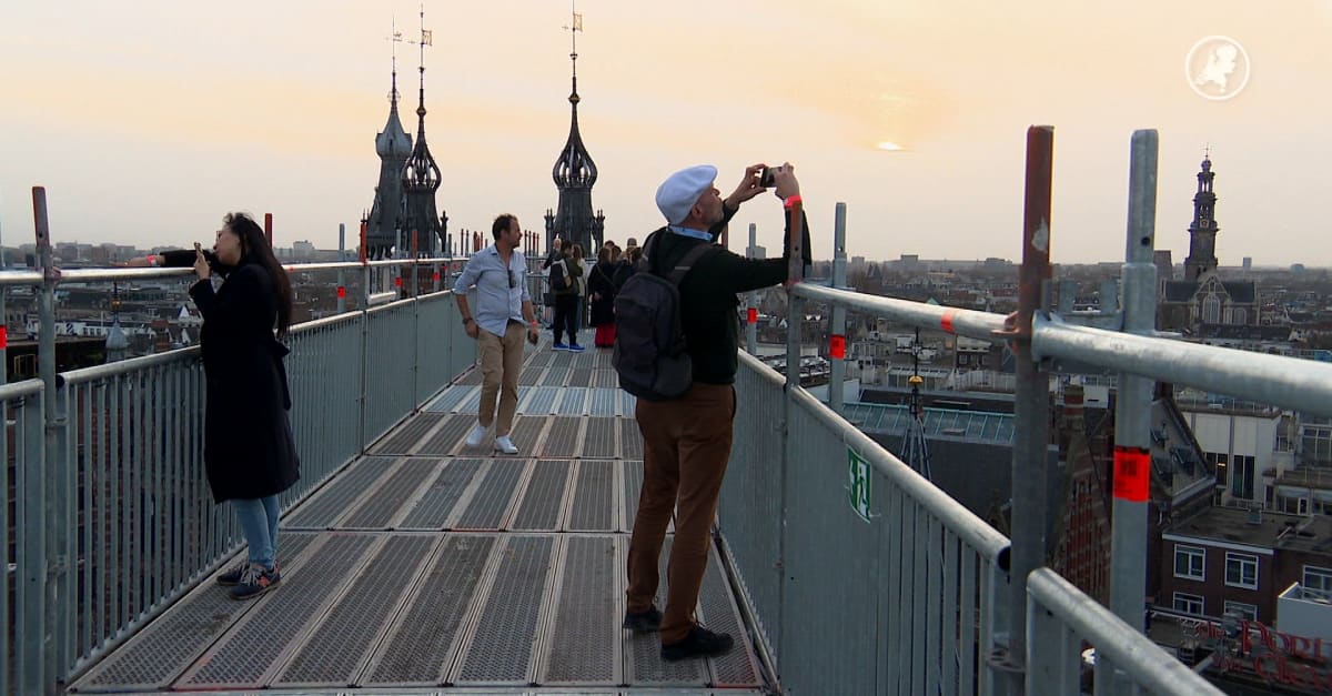 Uniek: Amsterdamse kerk opent dak van bijna 40 meter hoog