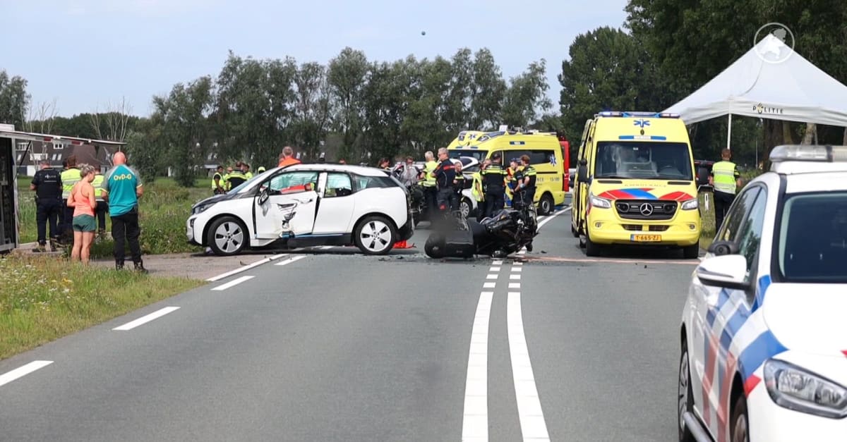 Politieagent overleden bij ernstig ongeluk tussen motor en auto