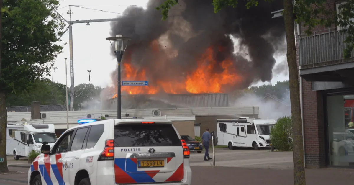 Enorme brand in Norg bij garagebedrijf met tankstation, NL-Alert ...