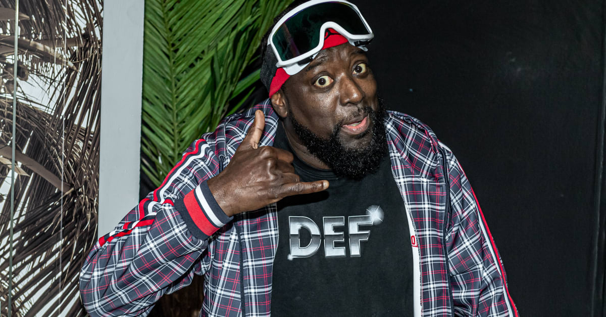 Familie deelt doodsoorzaak van rapper Def Rhymz (53) | Hart van Nederland