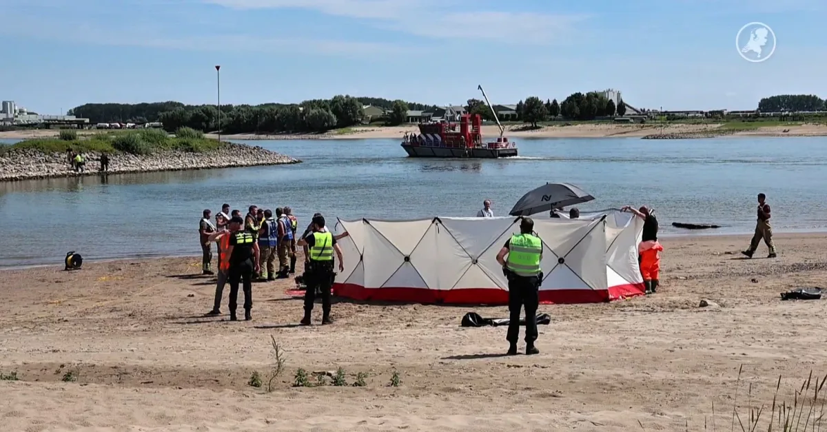 Vrouw verdronken in Waal nadat ze kinderen uit het water haalde