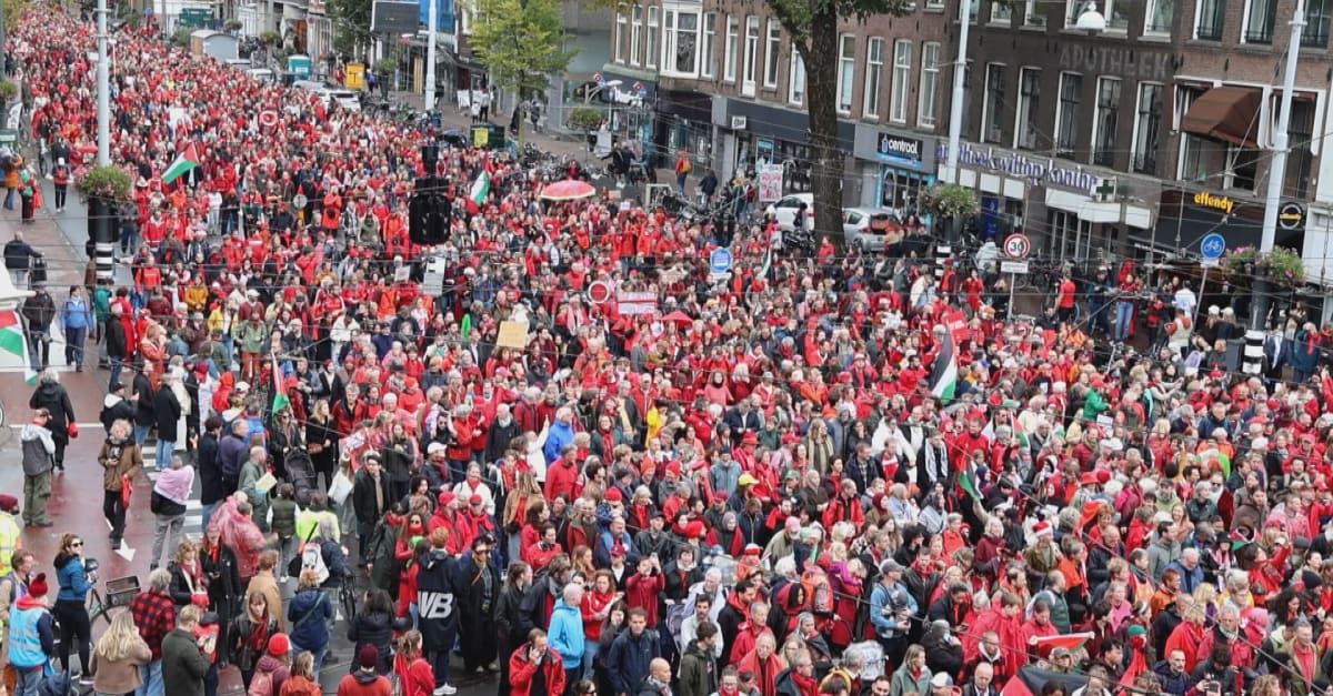 Organisatie: 250.000 bij Rode Lijn-protest in Amsterdam | Hart van ...