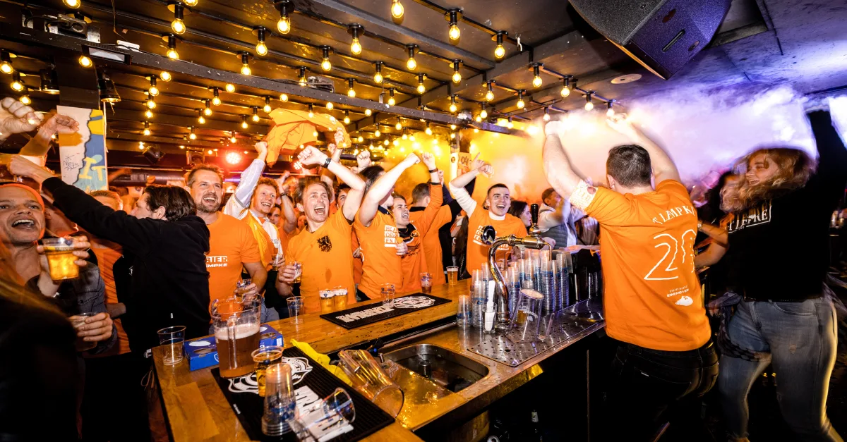 Horeca in Den Haag langer open tijdens WK voetbal | Hart van Nederland