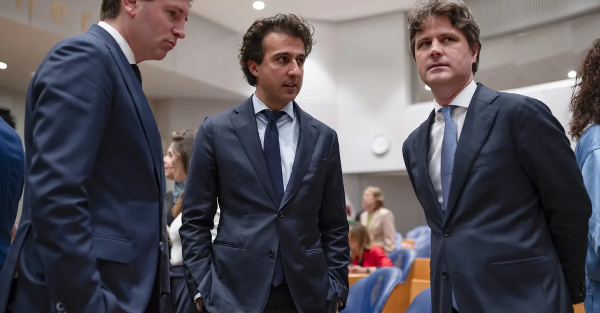 Kamer wil geen akkoorden meer met partijen die omvolkingstheorieën ...