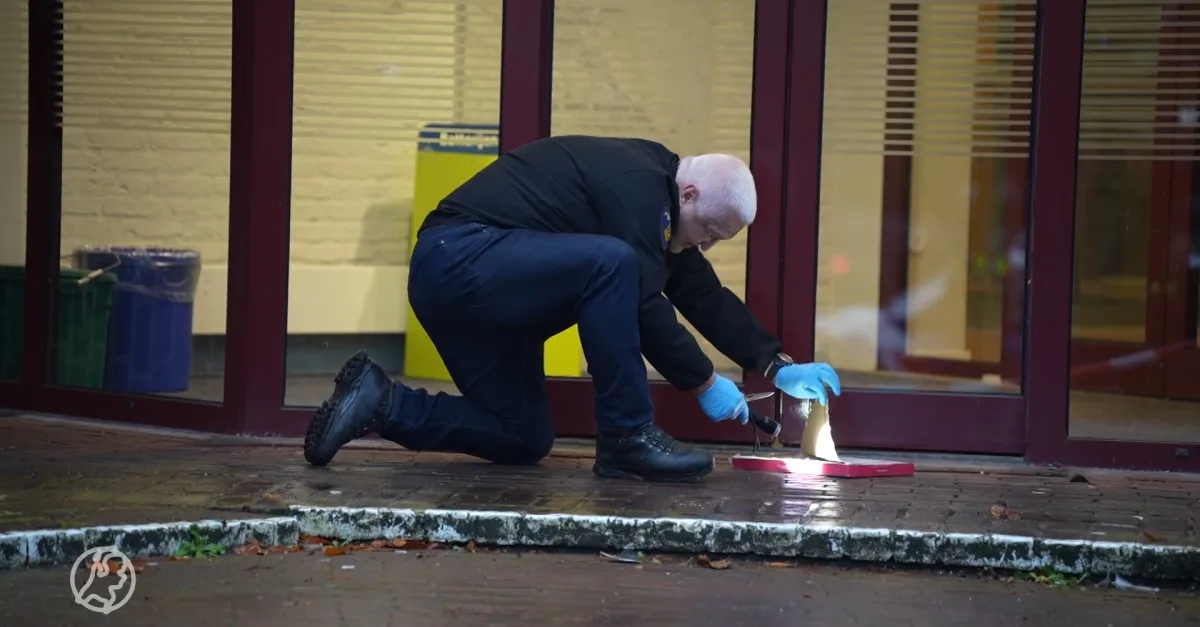 Wie liet daar een scheetje-boek zorgt voor ontruiming gemeentehuis Vlijmen