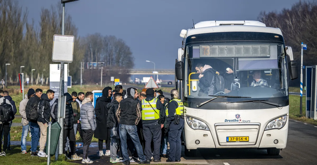 Keijzer: geen gratis pendelbus meer tussen azc Ter Apel en Emmen | Hart ...