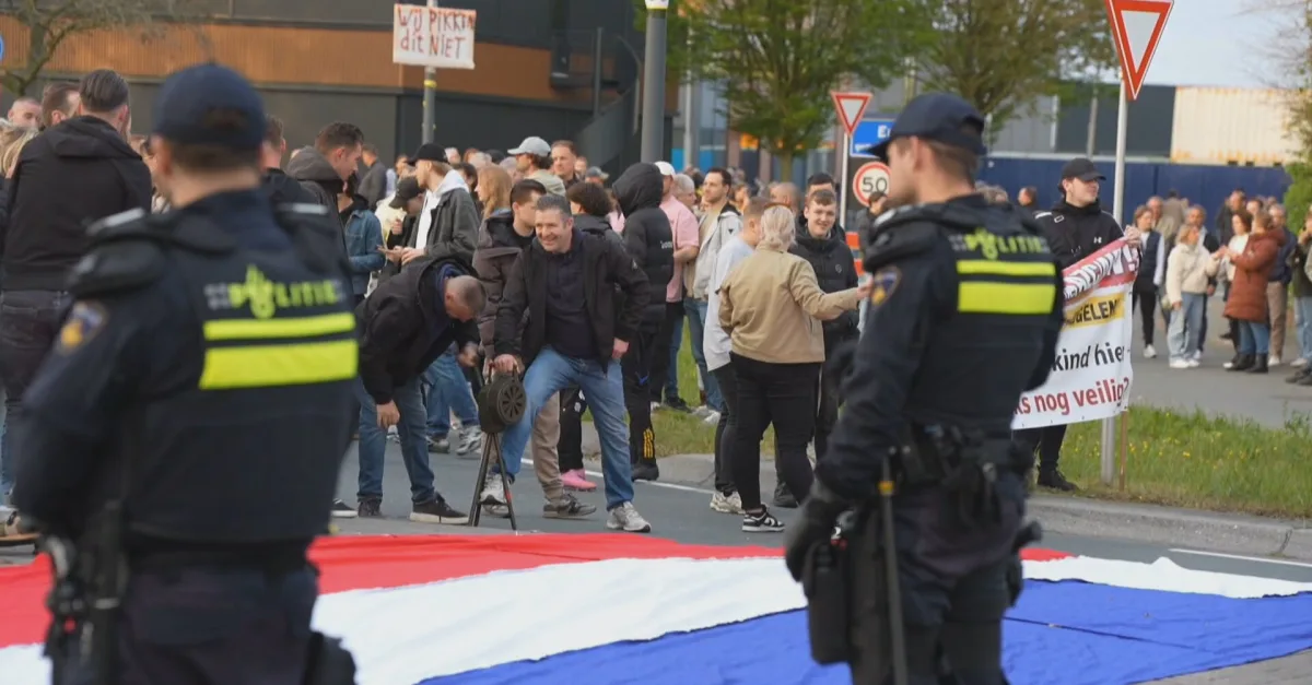 Weer loopt azc-protest Den Bosch uit de hand, 2 aanhoudingen | Hart van ...
