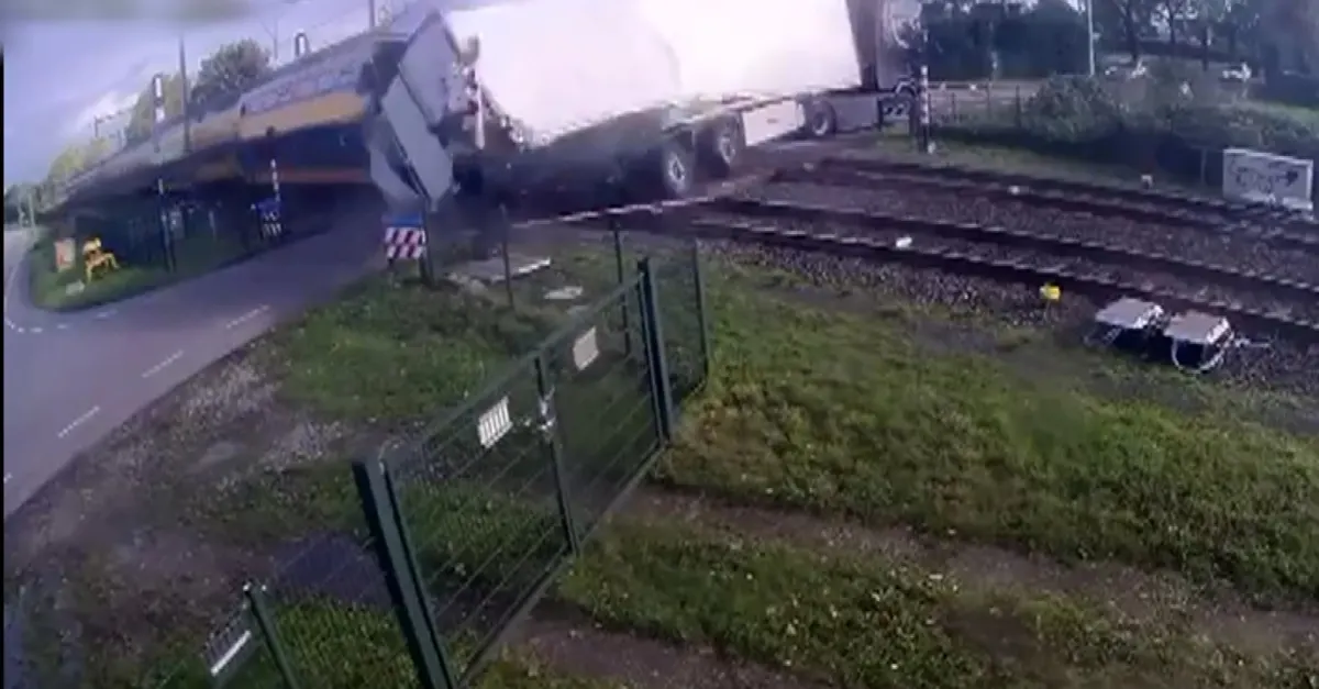 Treinverkeer tussen Geldermalsen en Den Bosch nog dagenlang plat na ...