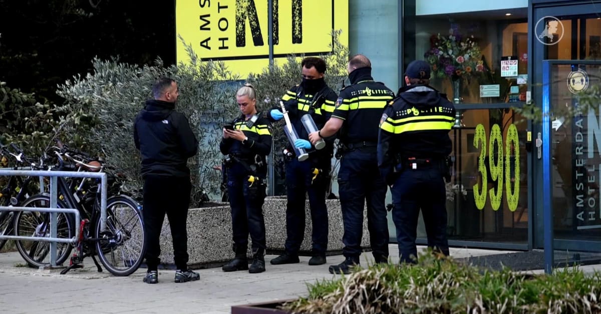 Jongen (15) gewond bij steekpartij in Amsterdam, groot mes gevonden ...