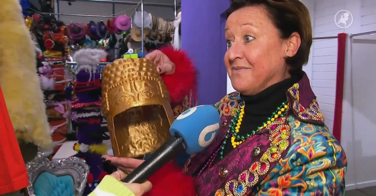 Gestolen historische Roemeense helm duikt op als carnavalskostuum ...