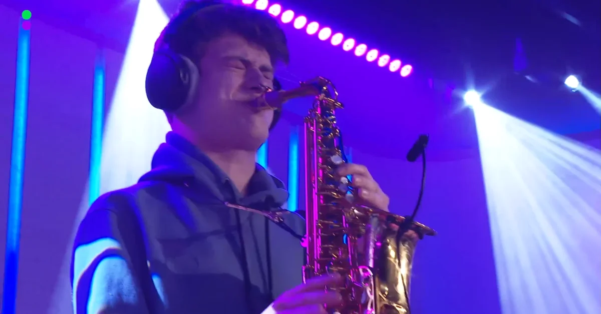 Radio 538: Saxofoon-held Karsten doet Suzan en Freek, Freek reageert!