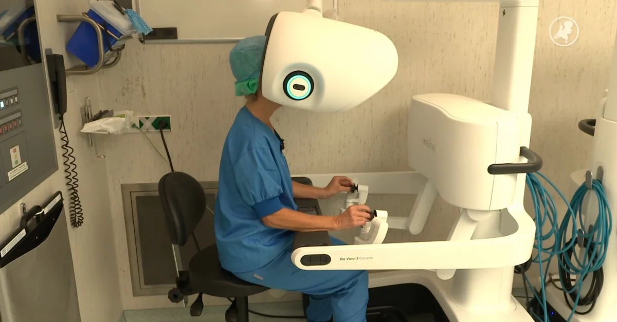 Hart van Nederland - Late Editie: AI helpt chirurg in operatiekamer ...