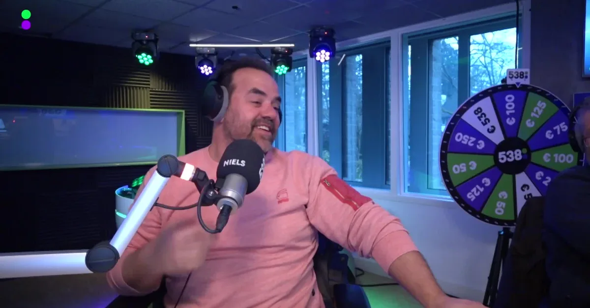 Radio 538: Arie uit de kroeg met een mop over een gigantische ...