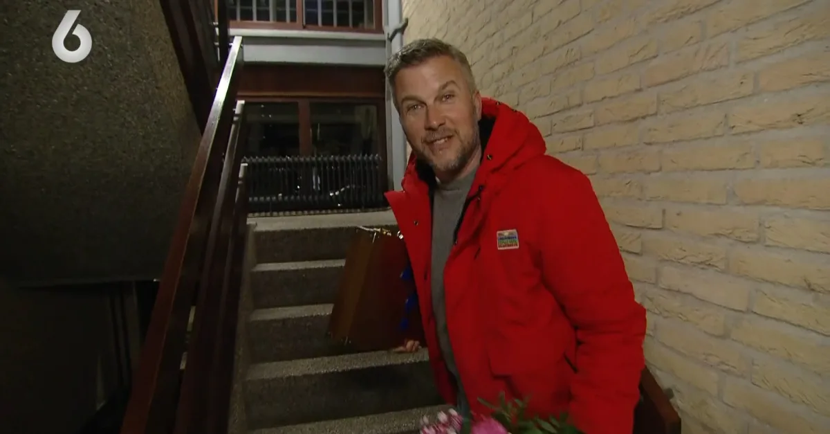 Postcode Loterij Miljoenenjacht: Winston Gerschtanowitz staat voor een ...