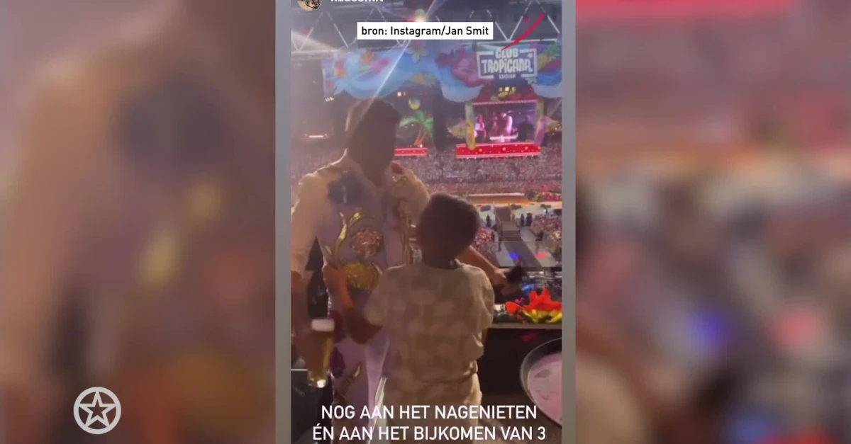 Shownieuws: Ontroerde Jan Smit tijdens Toppers-concert