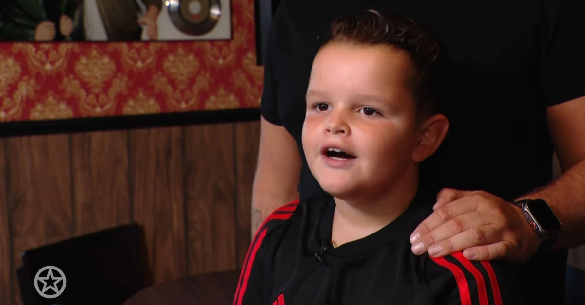 Shownieuws: Angelito, de zoon van zanger John West, treedt in zijn ...