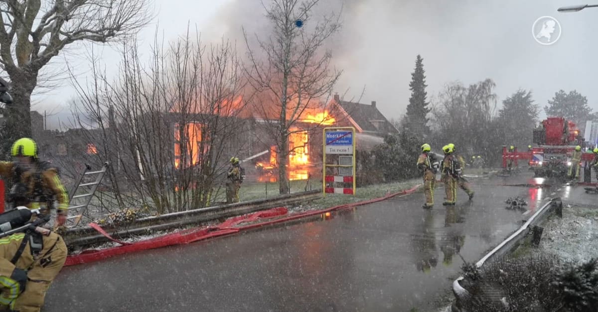 Hart van Nederland - Late Editie: Grote brand verwoest schuur in ...