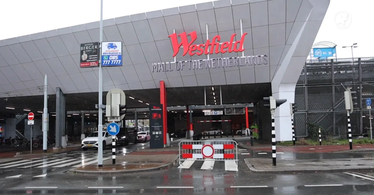 Hart van Nederland - Vroege Editie: Drukte rond Mall of the Netherlands ...
