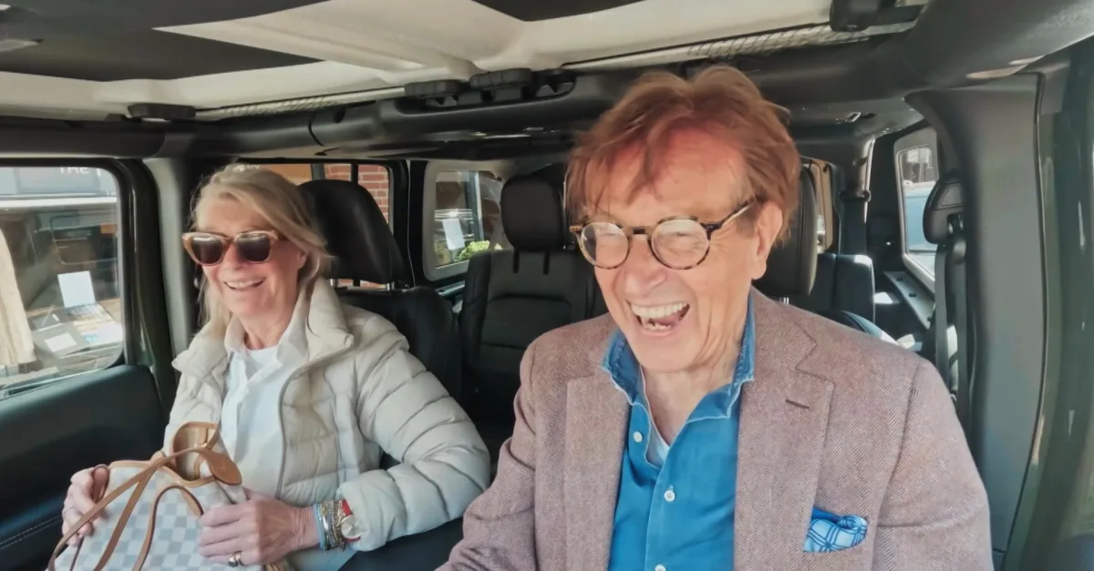Oh Oh Den Haag: Frank parkeert zijn geleende Jeep in: "Word er gek van!"