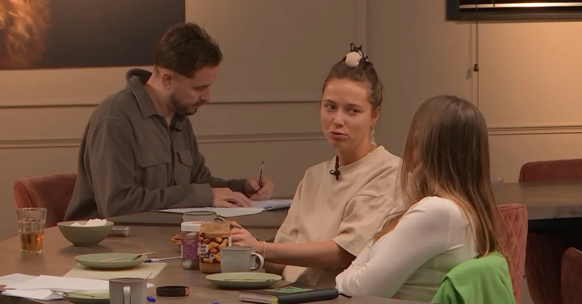 De Bondgenoten: Thérèse haar broodje smaakt naar hamburger...