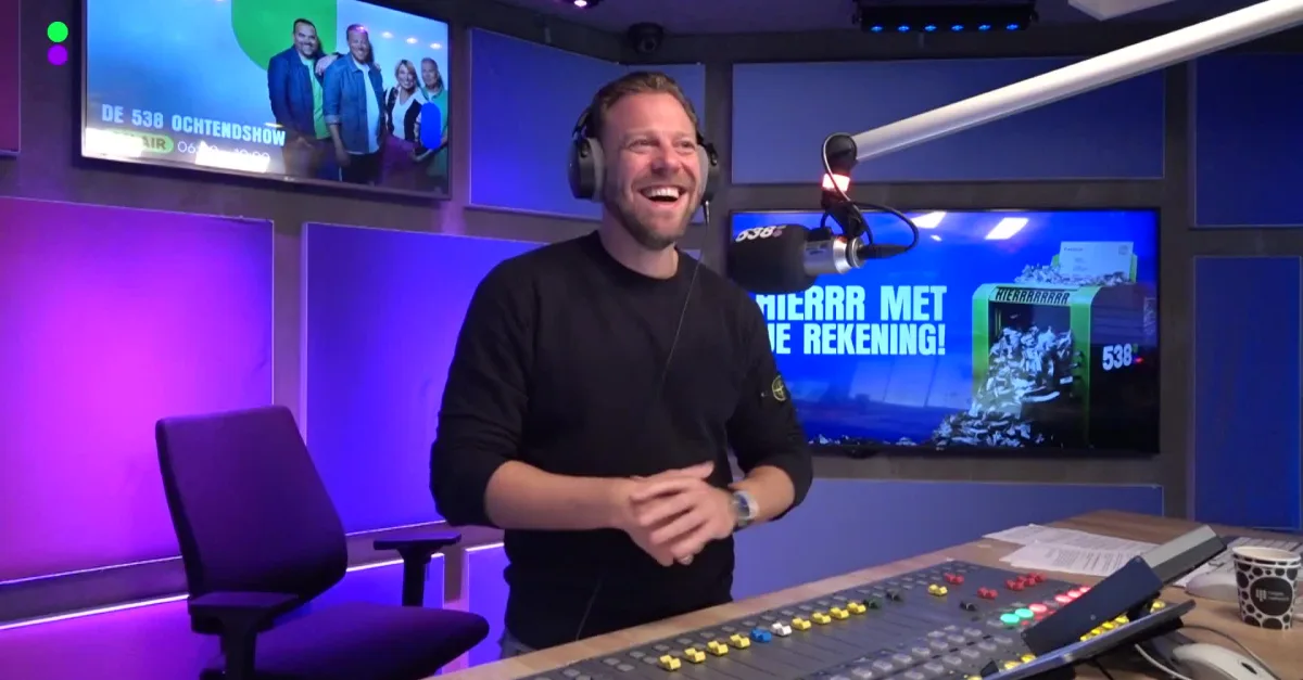 Radio 538: Arie met een mop over een brutale haan!